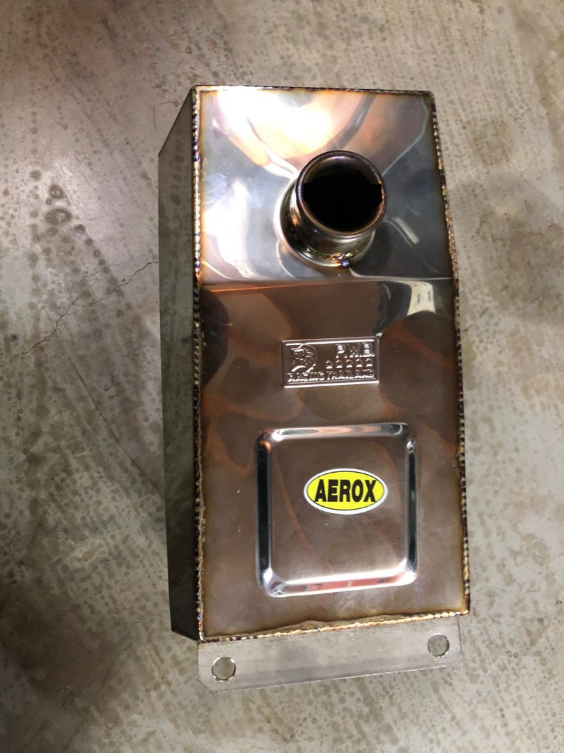 Aerox 9L fuel tank titanium, Motorcycles, Motorcycle Accessories on ...