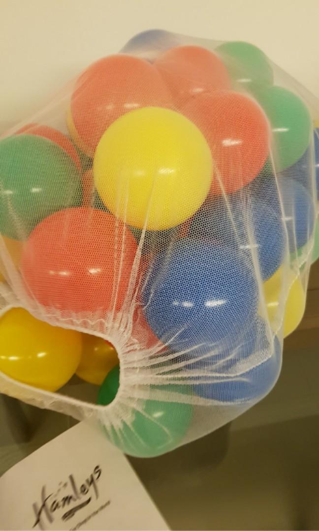 Hamleys ball pit, Hobbies & Toys, Toys & Games on Carousell