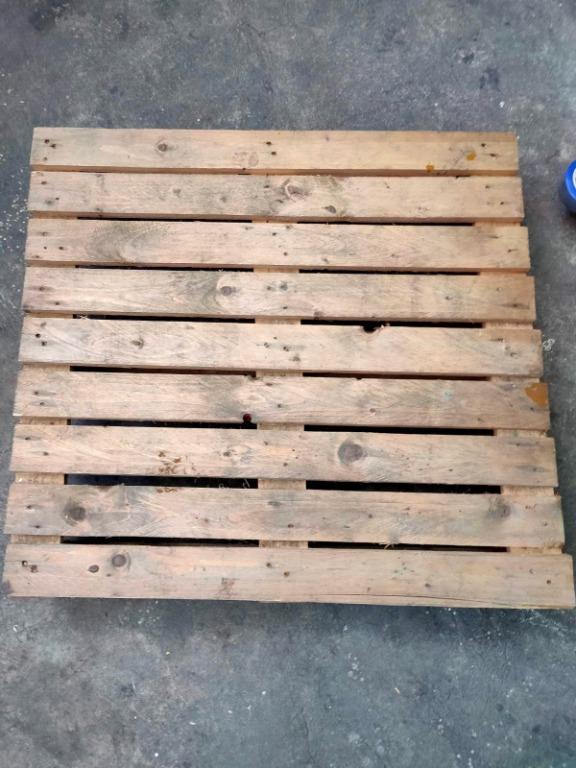 Paleta (wood pallet), Commercial & Industrial, Construction & Building ...