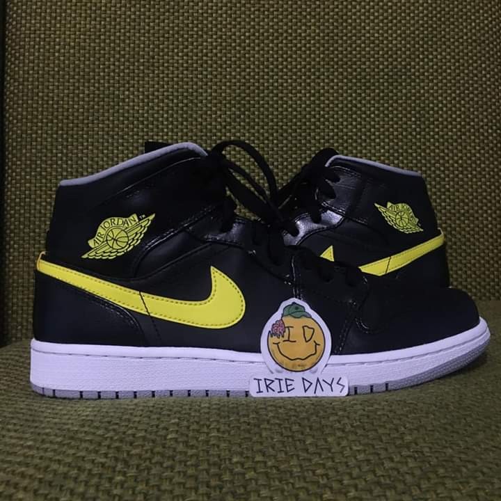RARE AIR JORDAN 1 MID "Batman" Black/Vibrant Yellow/Wolf Grey, Men's ...