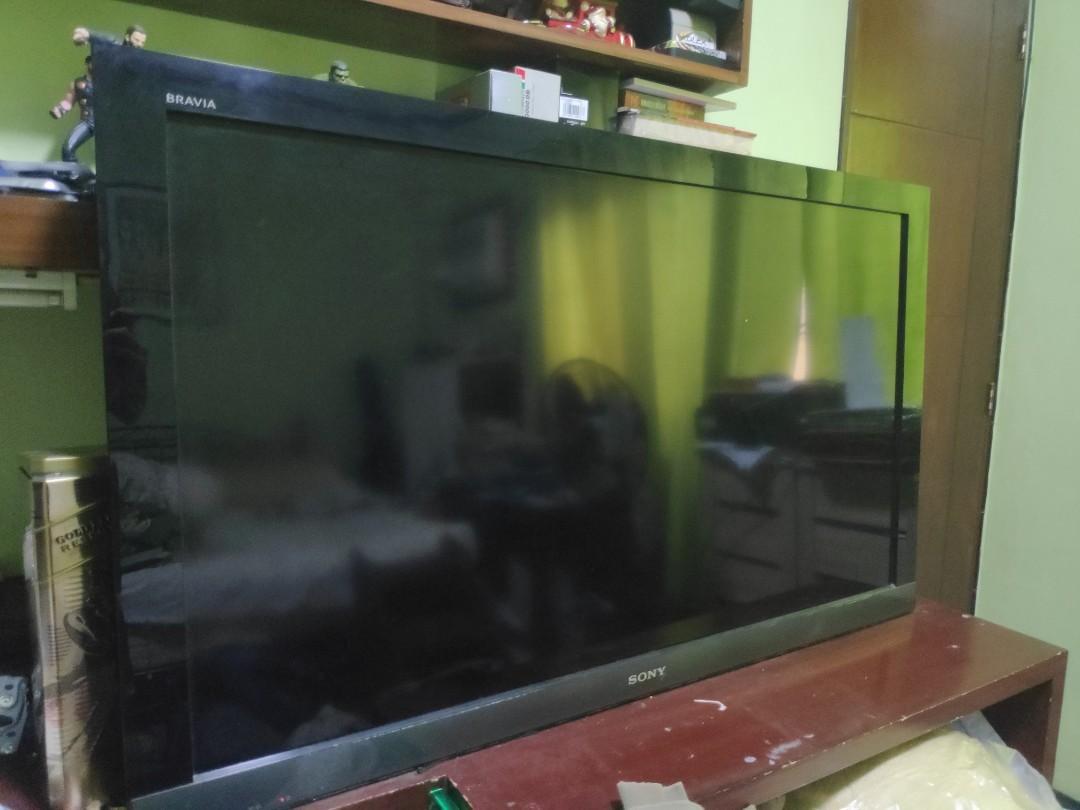 Sony Bravia 46" LCD TV with tv plus, TV & Home Appliances, TV & Entertainment, TV on Carousell