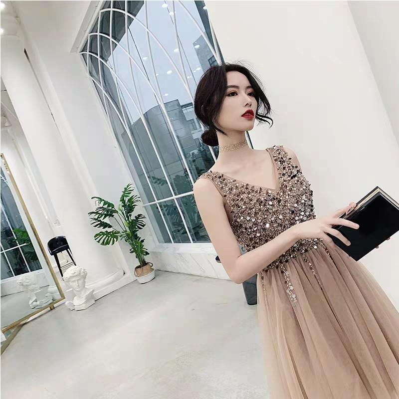 Emcee Celebrity Dinner Gown, Women's Fashion, Muslimah Fashion, Dresses ...