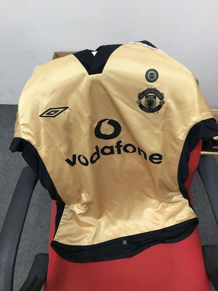 Manchester United Jersey Reversible, Men's Fashion, Activewear on Carousell