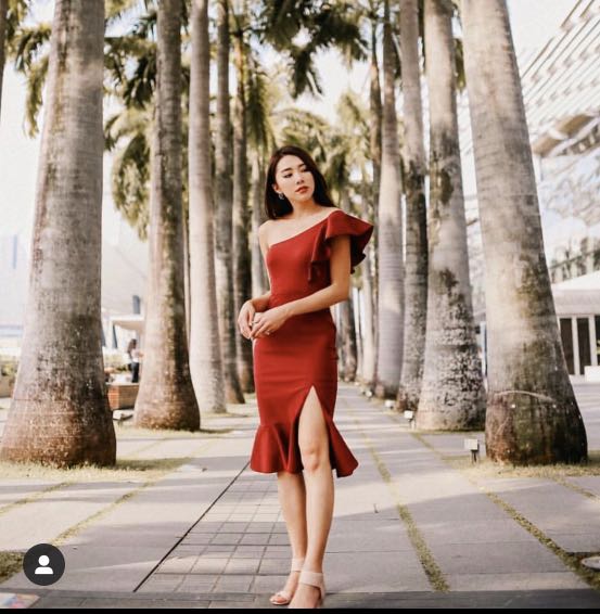 Mikayla Freya Toga Slit Dress in Maroon, Women's Fashion, Tops ...