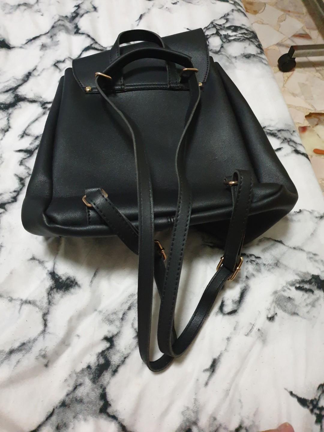 normal black bag, Women's Fashion, Bags & Wallets, Cross-body Bags on ...