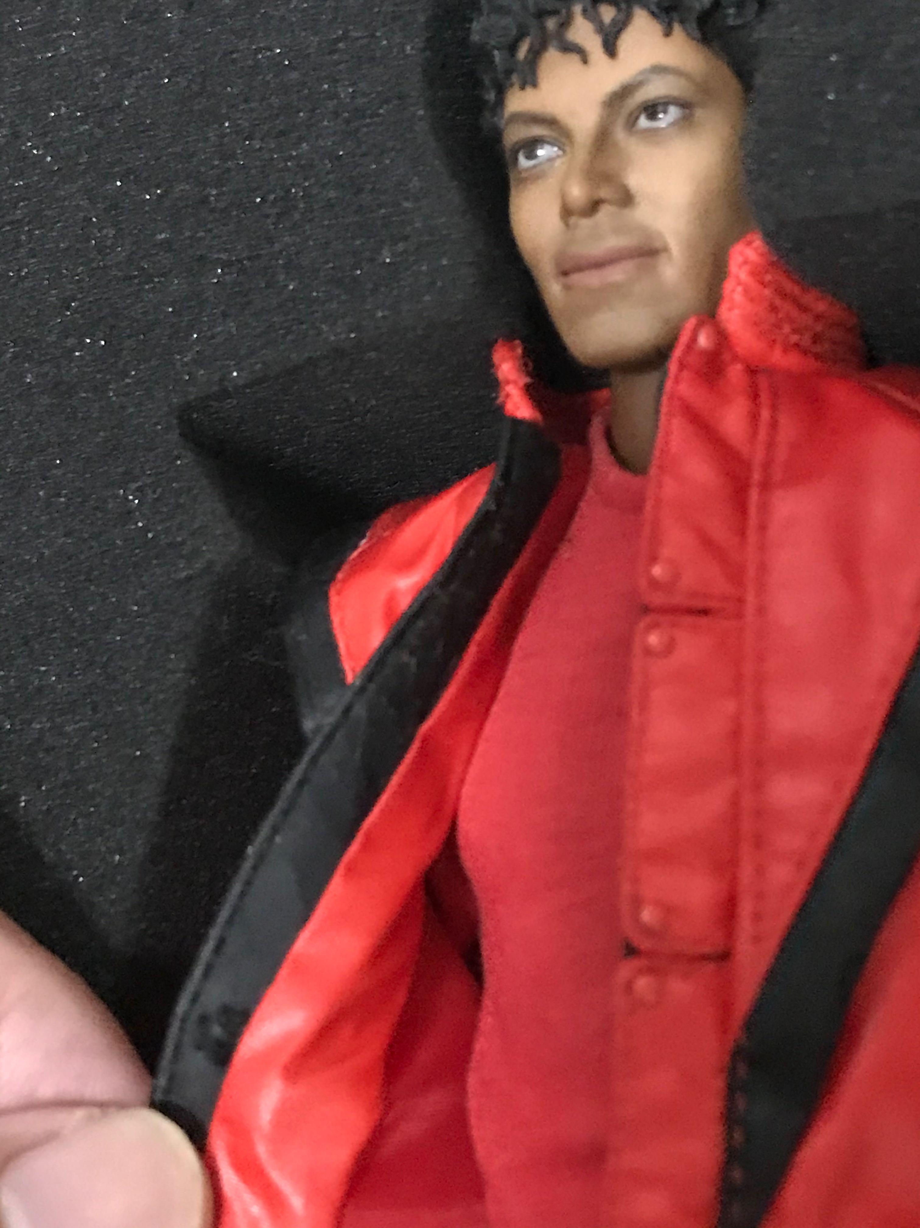 1/6 Hot toys M icon MIS09 michael Jackson Thriller version, Hobbies & Toys, Toys & Games on ...