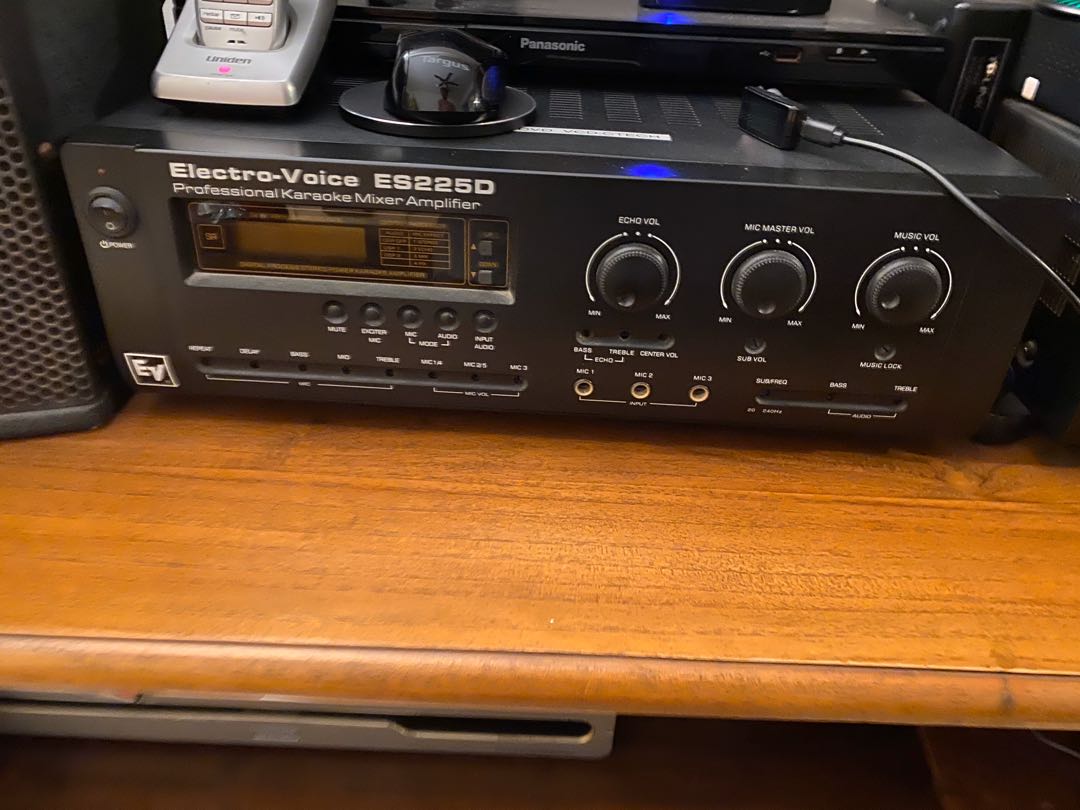 Electro-Voice (EV) Karaoke Amplifier/mixer, speakers & wireless mics ...