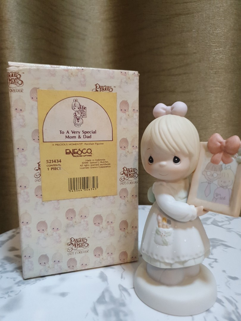 Precious Moments Figurine To a very special mom & dad 521434, Hobbies ...