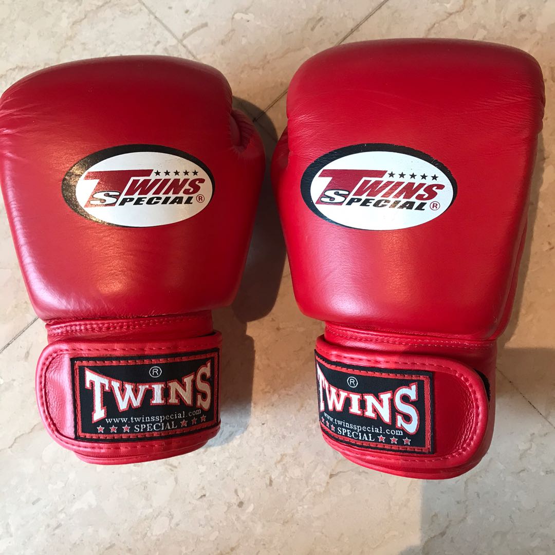 Twins Boxing Gloves 6oz, Sports Equipment, Sports & Games, Water Sports ...