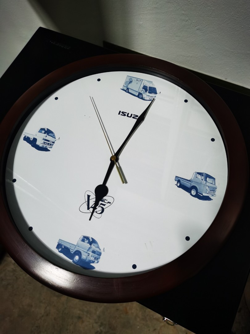 Vintage Isuzu Elf Evolution wall clock, Hobbies & Toys, Memorabilia ...