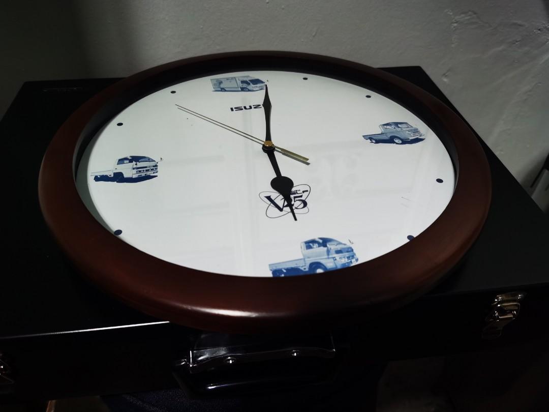 Vintage Isuzu Elf Evolution wall clock, Hobbies & Toys, Memorabilia ...