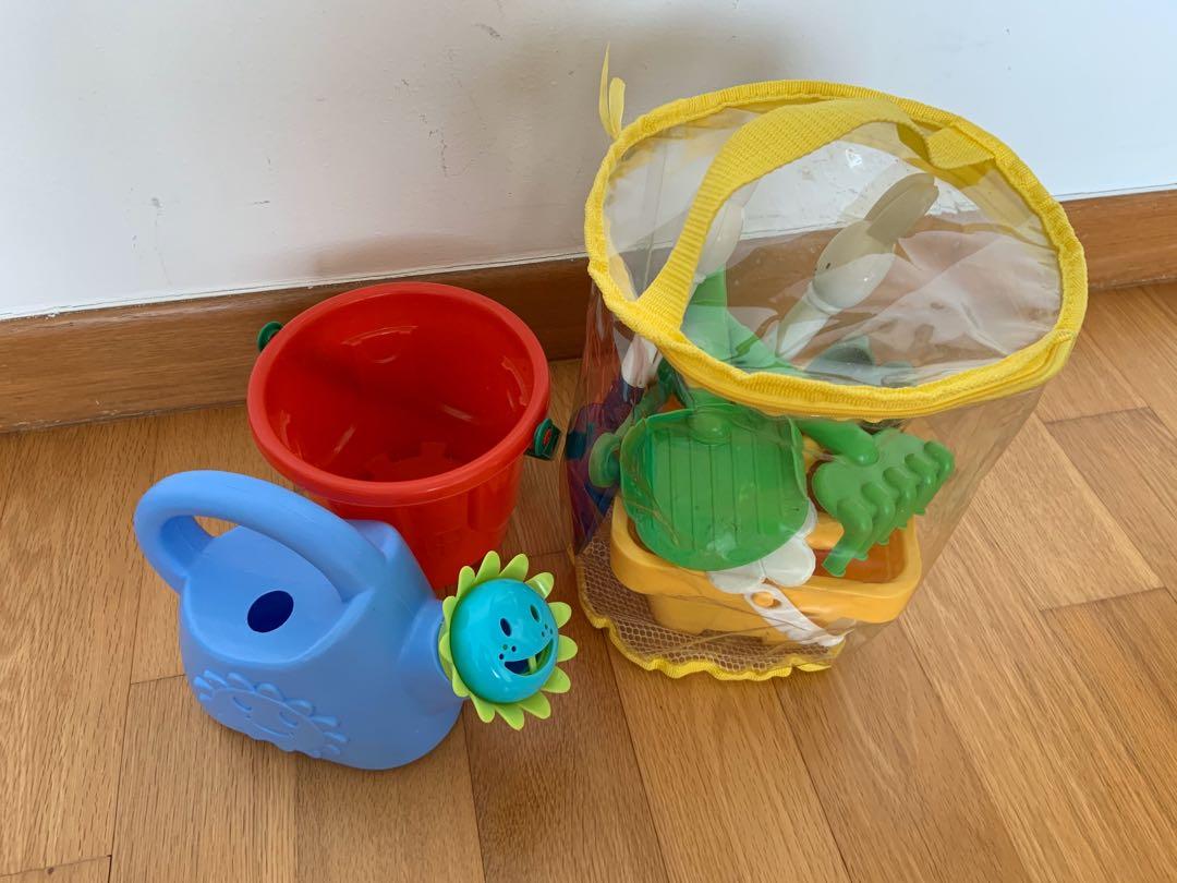 Water play set - FREE, Babies & Kids, Infant Playtime on Carousell