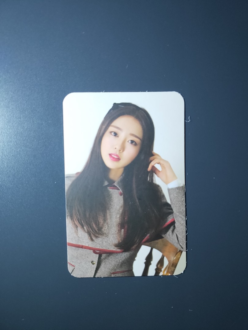 WTS LOONA YVES PHOTOCARD, Hobbies & Toys, Memorabilia & Collectibles, K-Wave on Carousell