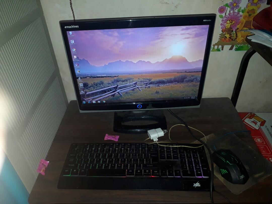 Computer set with table, Computers & Tech, Desktops on Carousell