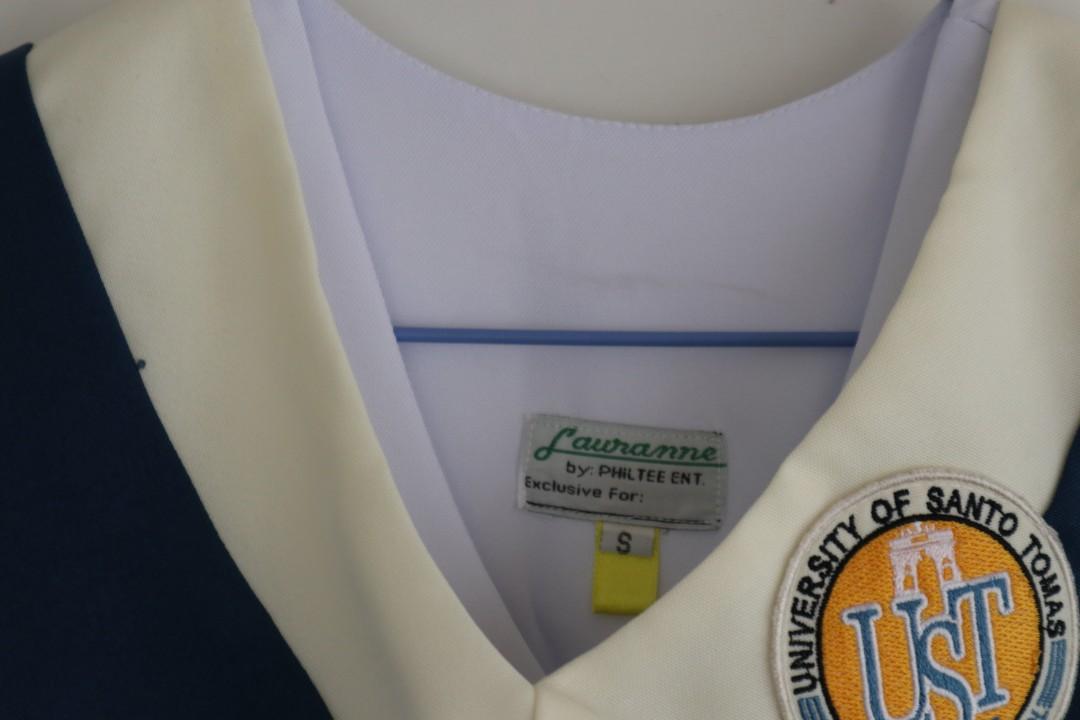 UST SHS Toga for Female (FOR RENT), Everything Else, Others on Carousell