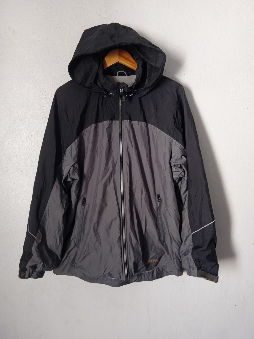 DESCENTE TWO TONES JACKET, Men's Fashion, Coats, Jackets and Outerwear on Carousell