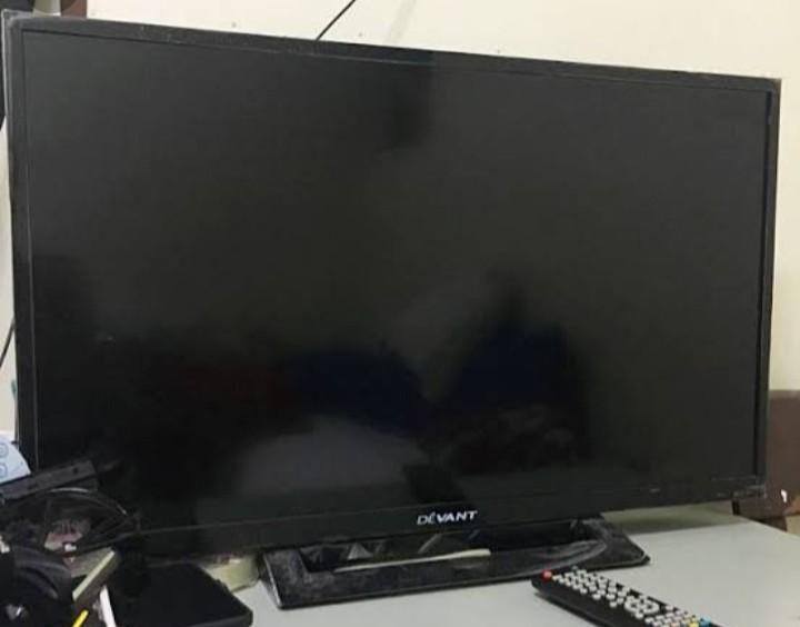 DEVANT SMART LED 32", TV & Home Appliances, TV & Entertainment ...