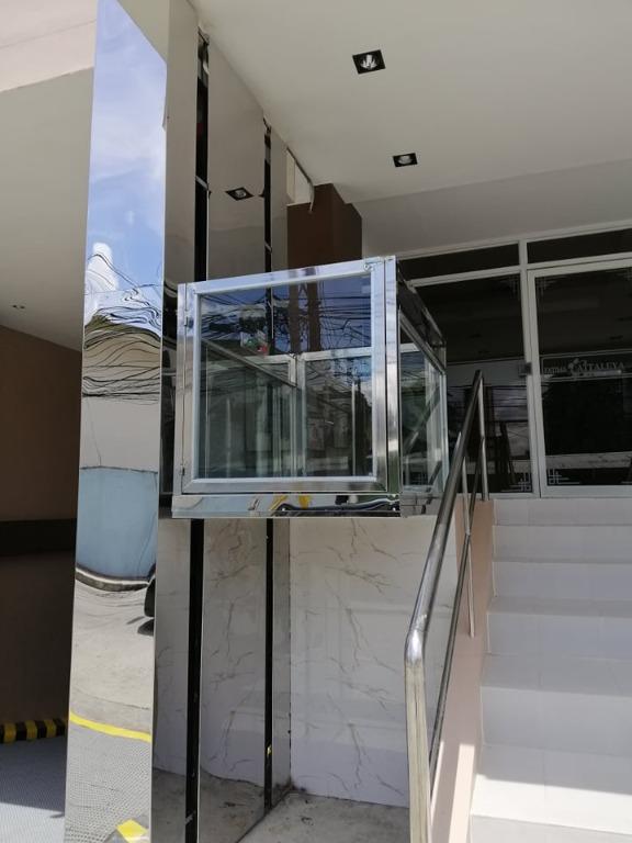 PWD LIFT WHEELCHAIRLIFT, Commercial & Industrial, Construction ...