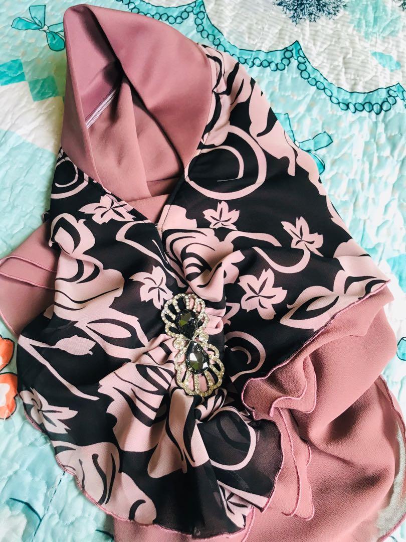Tudung Fareeda, Women's Fashion, Muslimah Fashion, Hijabs on Carousell