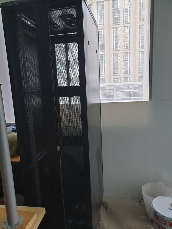 42 Unit server rack, TV & Home Appliances, TV & Entertainment, TV Parts ...