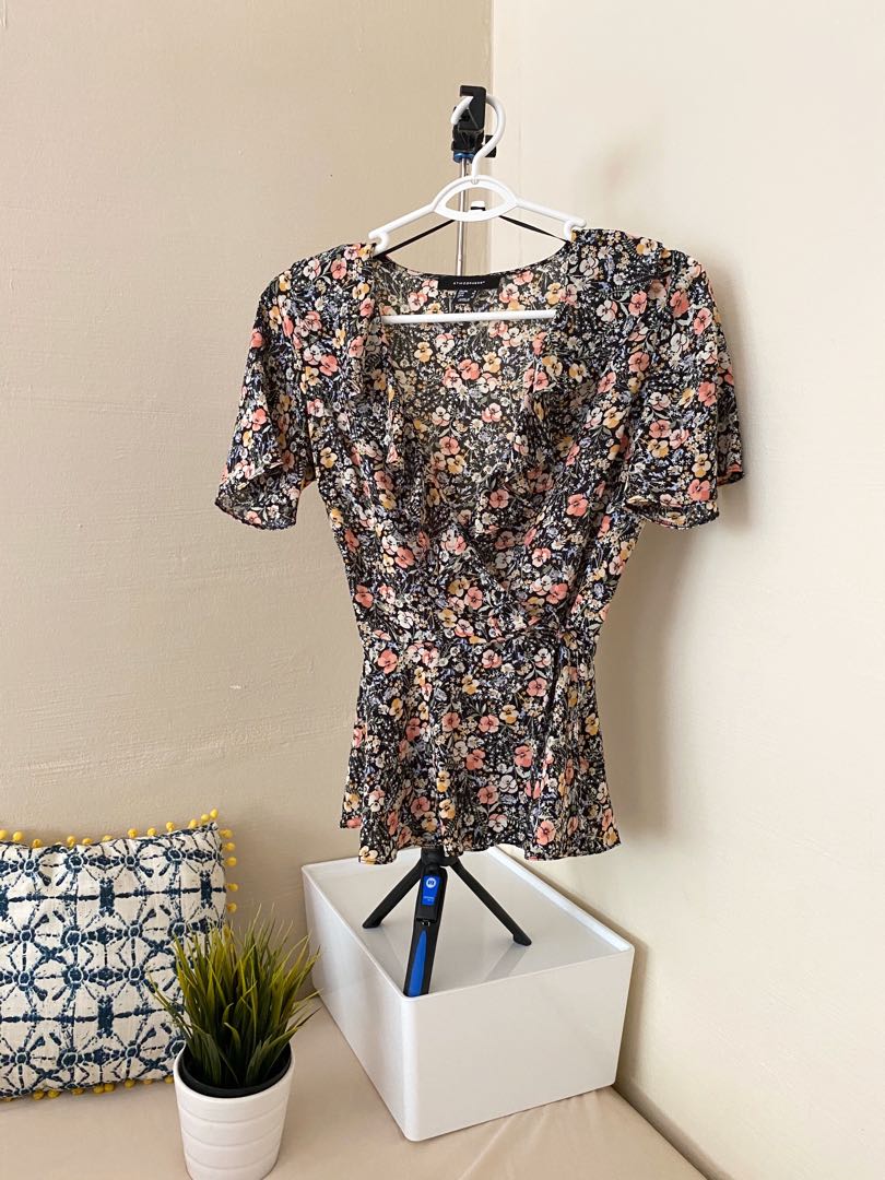 Primark ruffle neck floral wrap top, Women's Fashion, Tops, Sleeveless ...