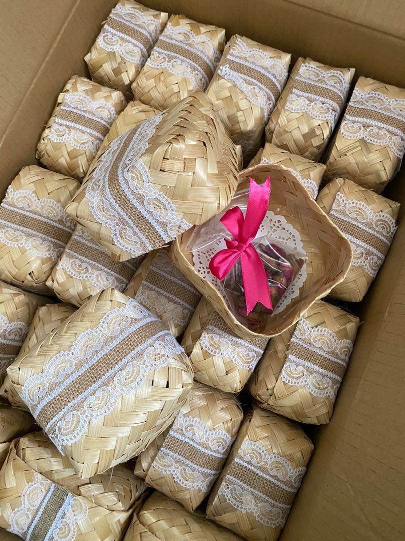 Doorgifts kotak Mengkuang (size L), Hobbies & Toys, Stationery & Craft ...