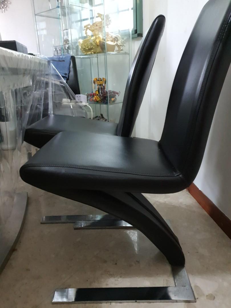 Ding chair, Furniture & Home Living, Furniture, Chairs on Carousell