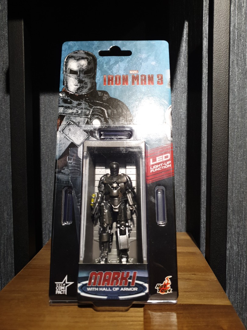 Hot Toys Iron Man MK 1 Mini Hall of Armor LED Light Up Function MISB ...