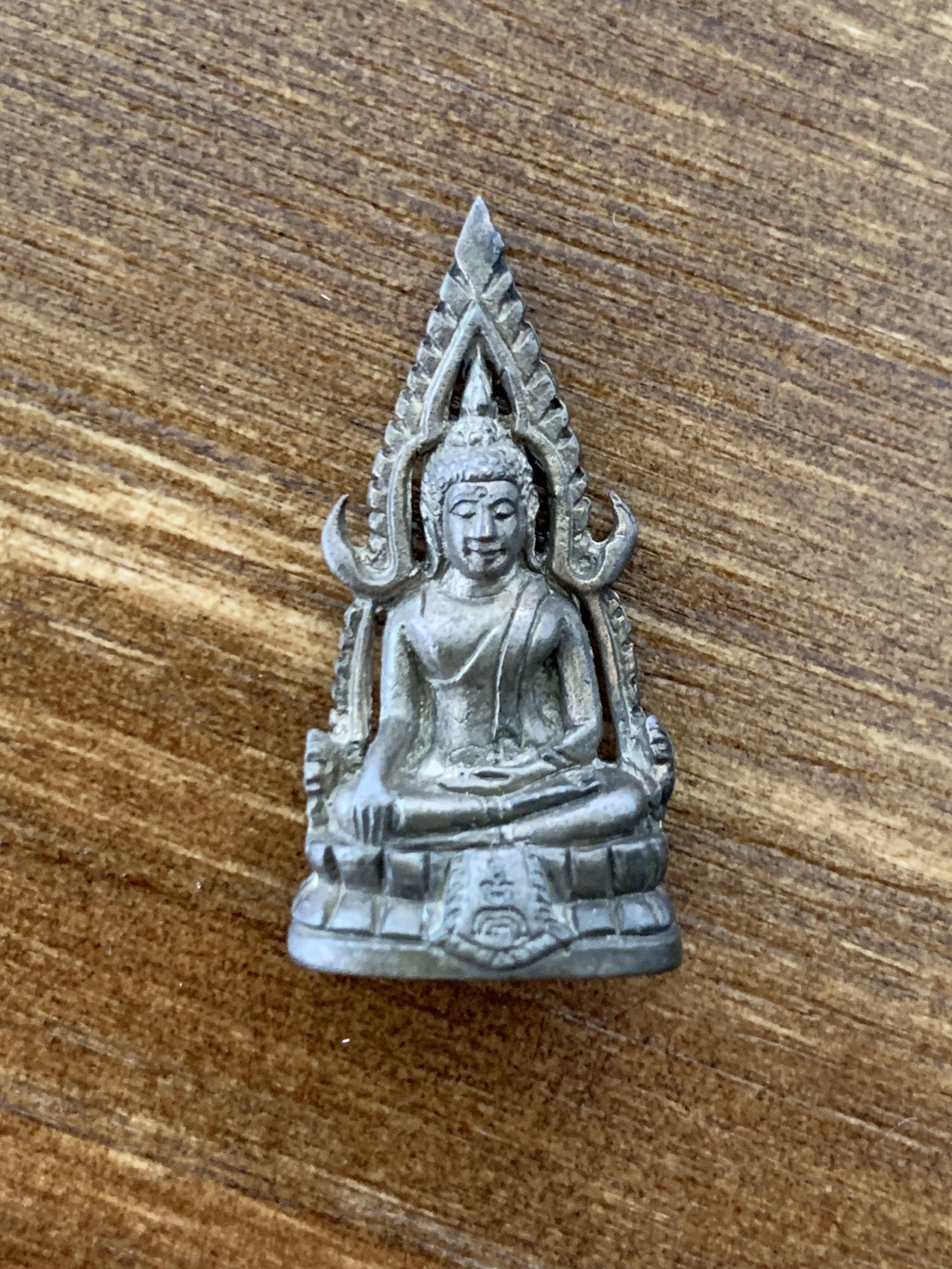 LP Pae Wat Phikulthong - Phra Chinnaraj, Hobbies & Toys, Memorabilia ...