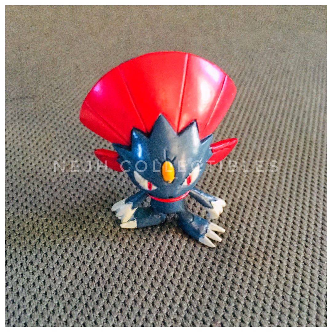 Weavile POKEMON TOMY FIGURE, Hobbies & Toys, Toys & Games on Carousell