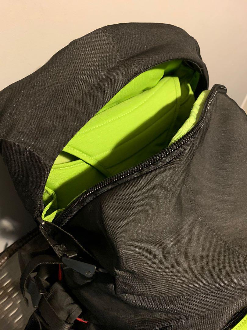 Crumpler Sinking Barge Camera Bag, Photography, Photography Accessories ...