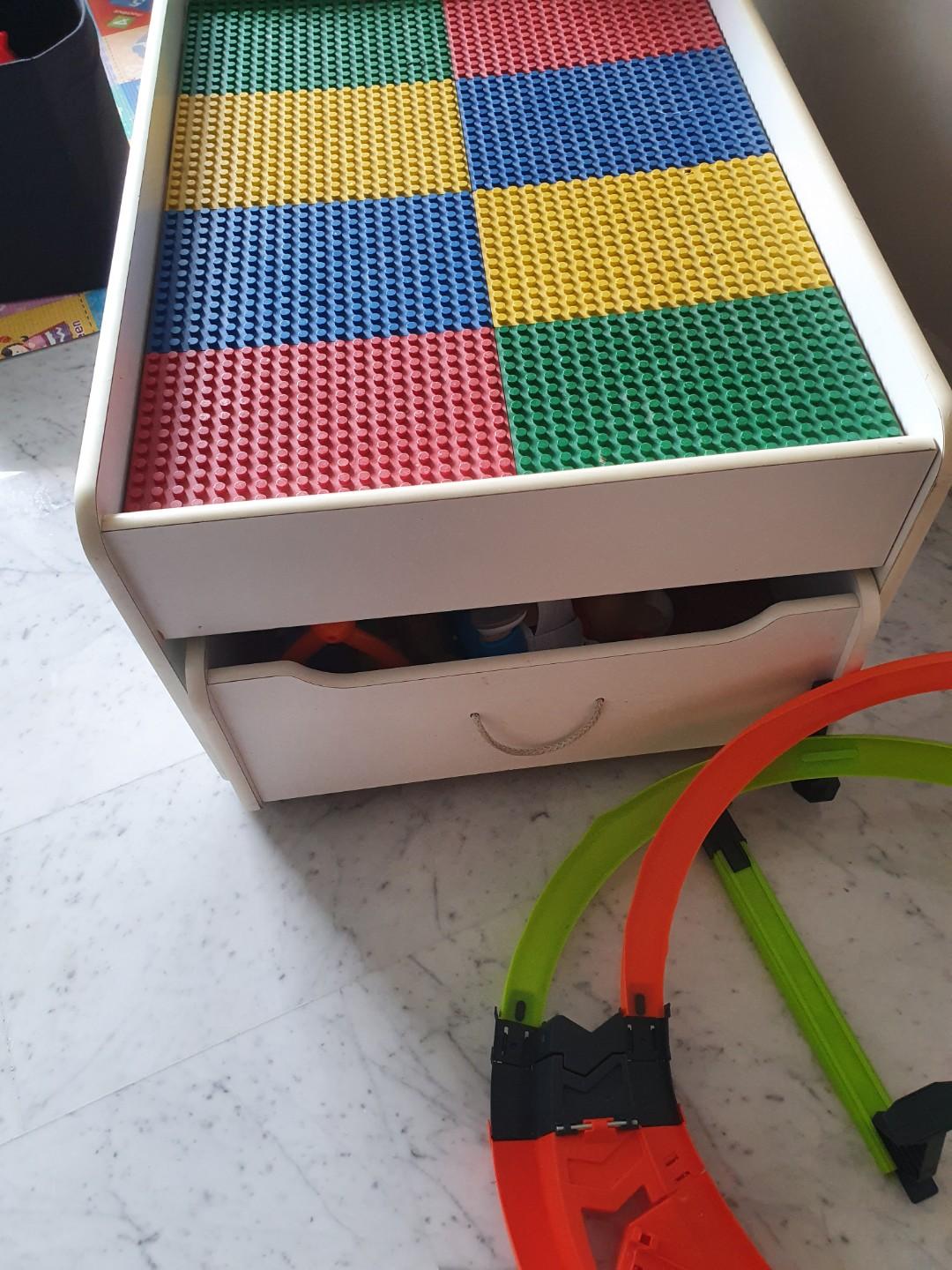 Duplo mega blocks table, Hobbies & Toys, Toys & Games on Carousell
