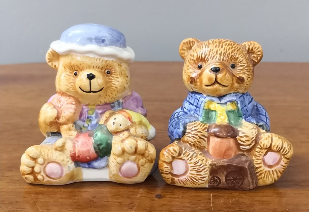 vintage KFC salt pepper shakers, Furniture & Home Living, Kitchenware ...