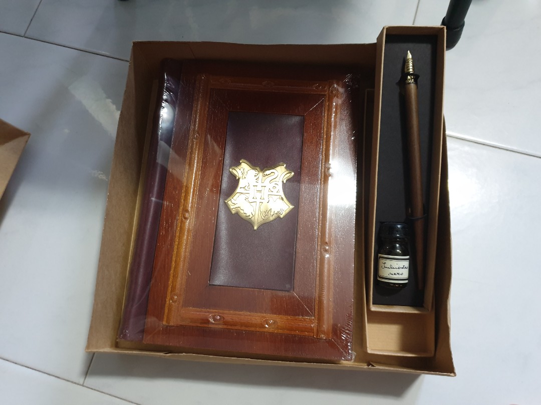 Harry potter collectible notebook, pen and ink set, Hobbies & Toys ...