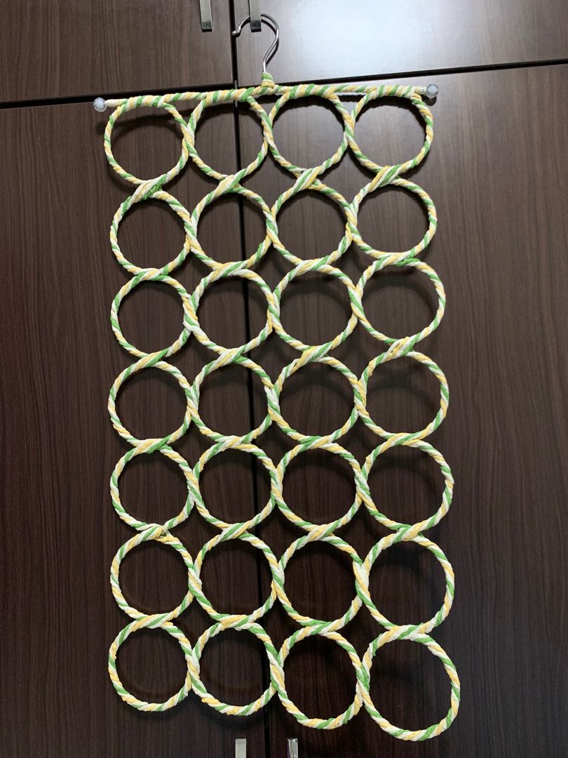 Hijab Hanger, Women's Fashion, Muslimah Fashion, Hijabs on Carousell