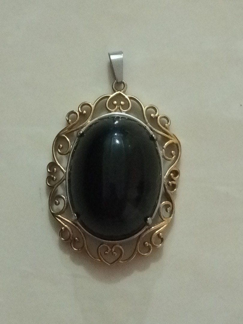 Batu Kecubung Hitam