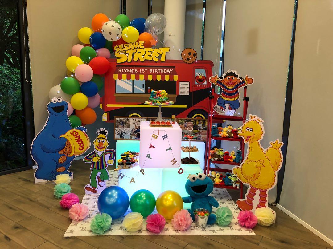 Sesame Street Standees, Hobbies & Toys, Memorabilia & Collectibles, Fan ...