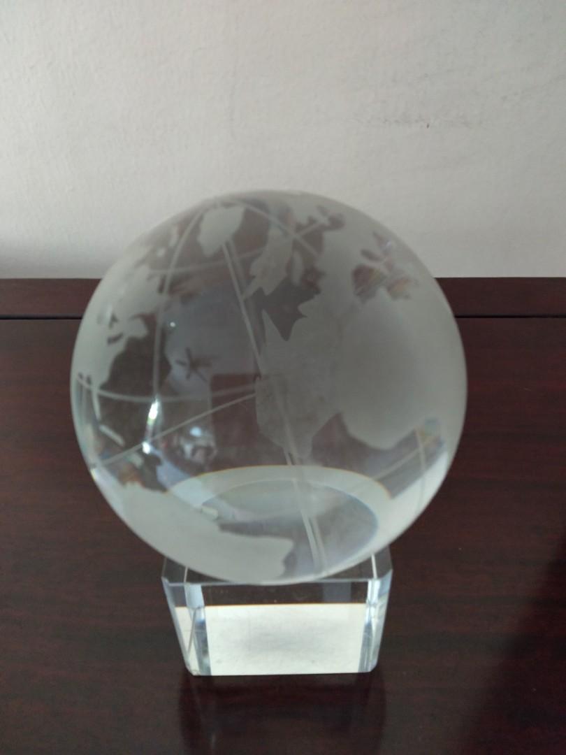 World map crystal ball, Women's Fashion, Jewelry & Organisers, Precious ...