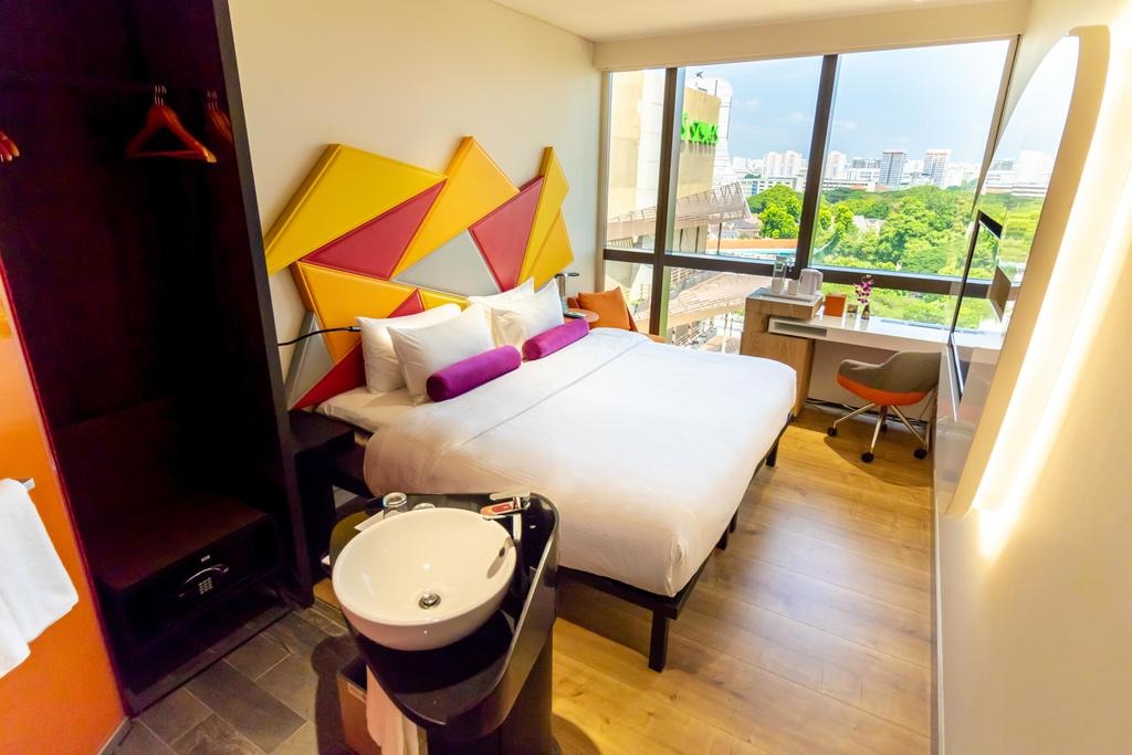 IBIS Macpherson Hotel, Hobbies & Toys, Memorabilia & Collectibles, Fan ...
