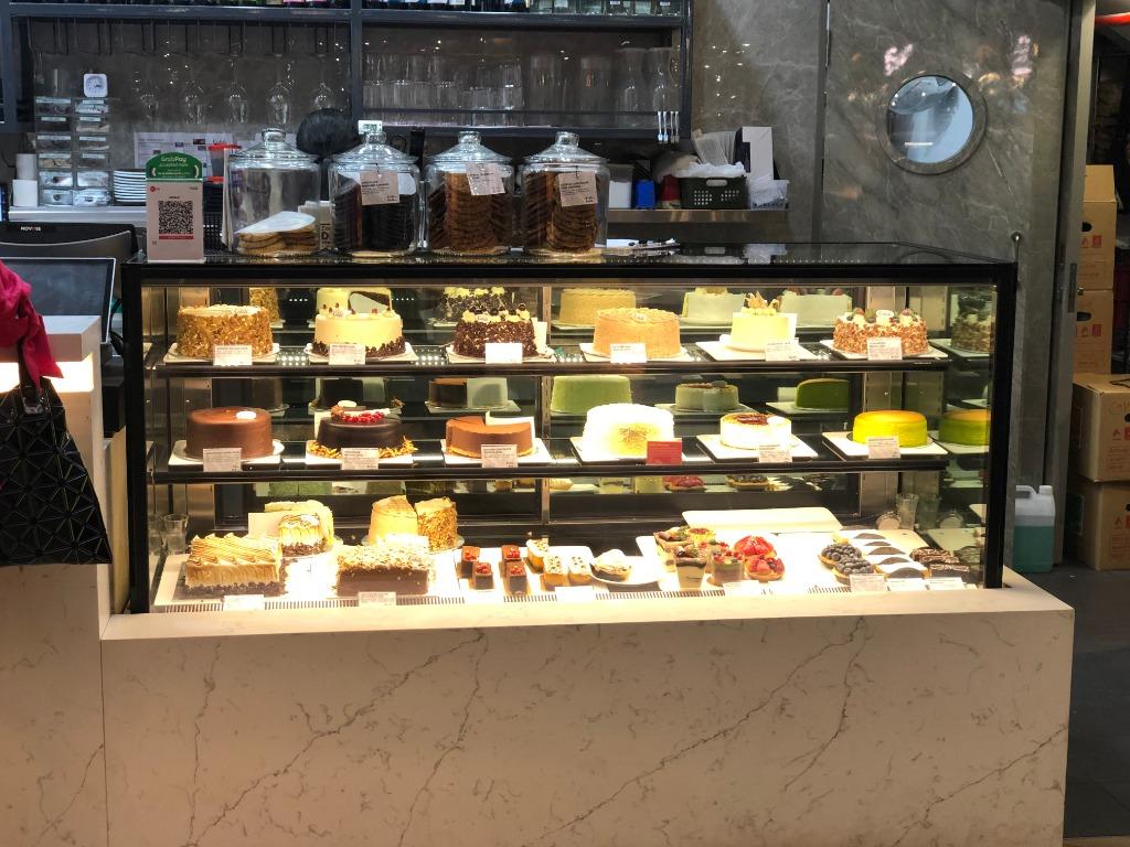 KINCO 5Ft Cake Display Showcase (Black Frame), Everything Else on Carousell