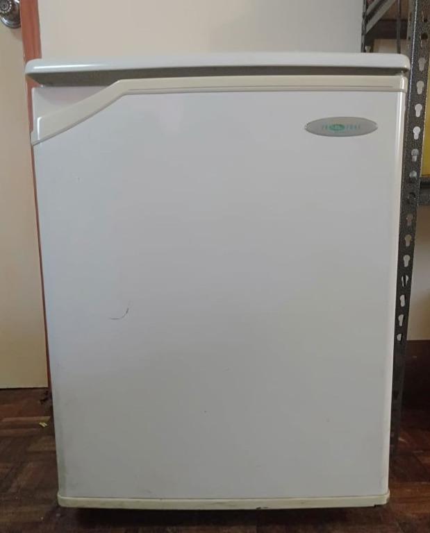 NATIONAL PRO ZONE NR A853PF - 4 CU FT. PERSONAL REFRIDGERATOR, TV ...