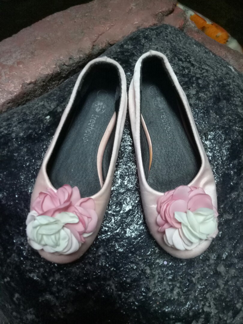 Sepatu pink tree house, Bayi & Anak, Baju Anak Perempuan, 4 hingga 7 ...