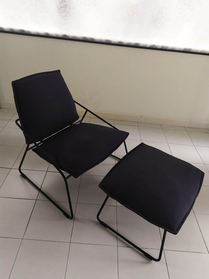Comfort chair, Furniture & Home Living, Furniture, Chairs on Carousell