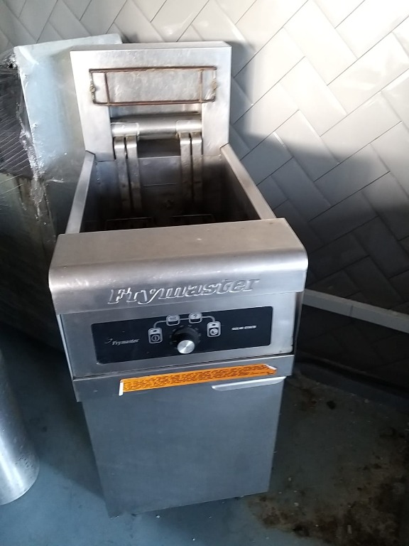 Frymaster Electric Deep Fryer, TV & Home Appliances, Kitchen Appliances, Cookers on Carousell