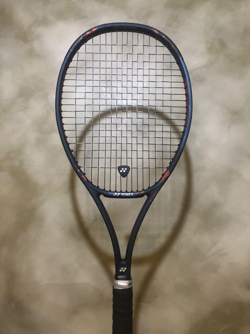 Yonex Vcore Pro 100 tennis racket 網球拍, 運動產品, 運動與體育, 運動與體育 - 球拍和球類運動 ...