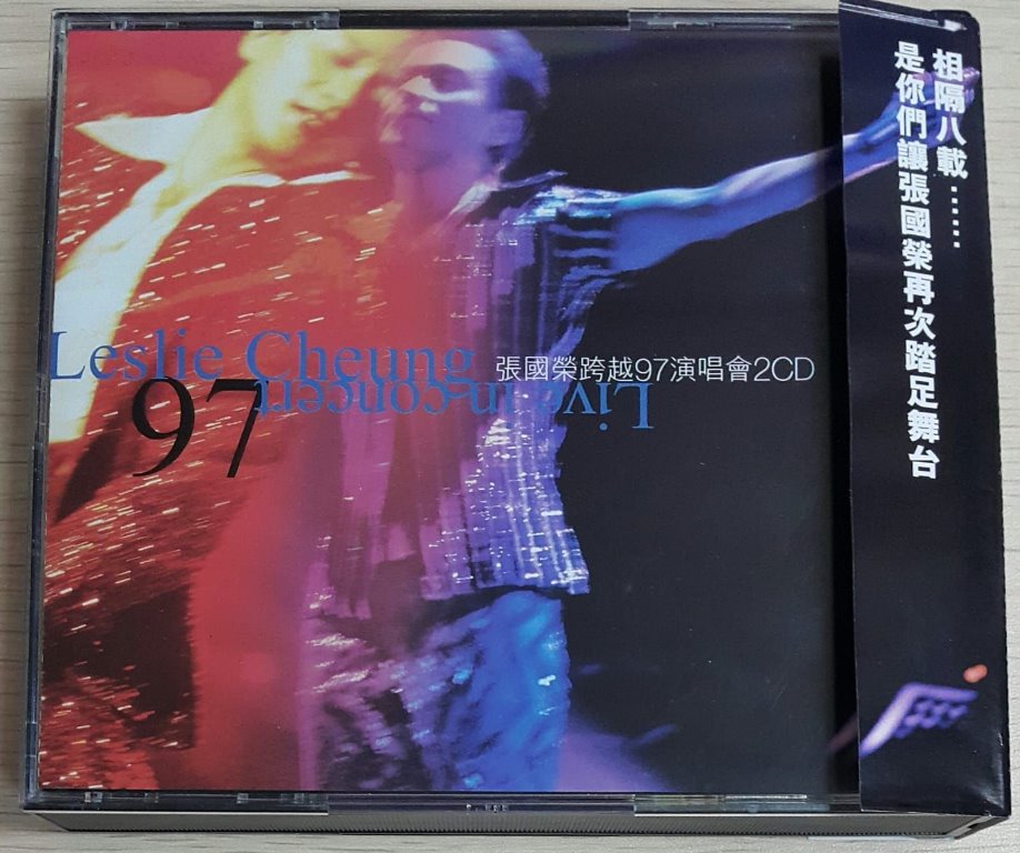 AK CD 張國榮 跨越97演唱會 2CD 1997舊版 齊件 附 Leslie Cheung 相集歌詞書及側紙 儂本多情 側面 阿飛正傳 為你鍾情 有心人 紅 包平郵, 興趣及遊戲, 音樂 ...