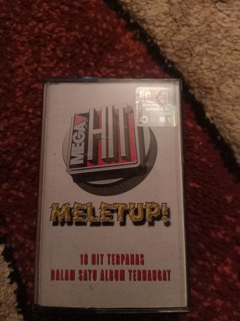 Kaset lama melayu- megahit meletup, Hobbies & Toys, Music & Media, CDs & DVDs on Carousell