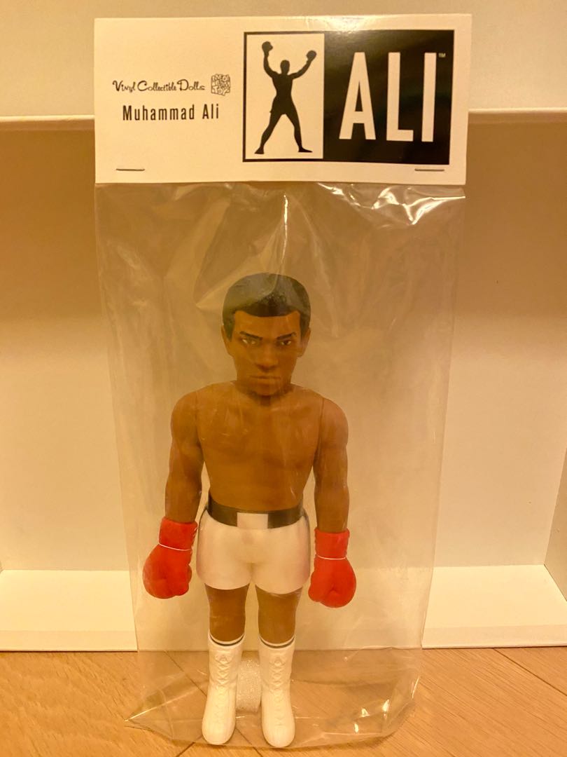 全新Medicom toy Muhammad Ali VCD vinyl 拳王阿里, 興趣及遊戲, 玩具 & 遊戲類 - Carousell