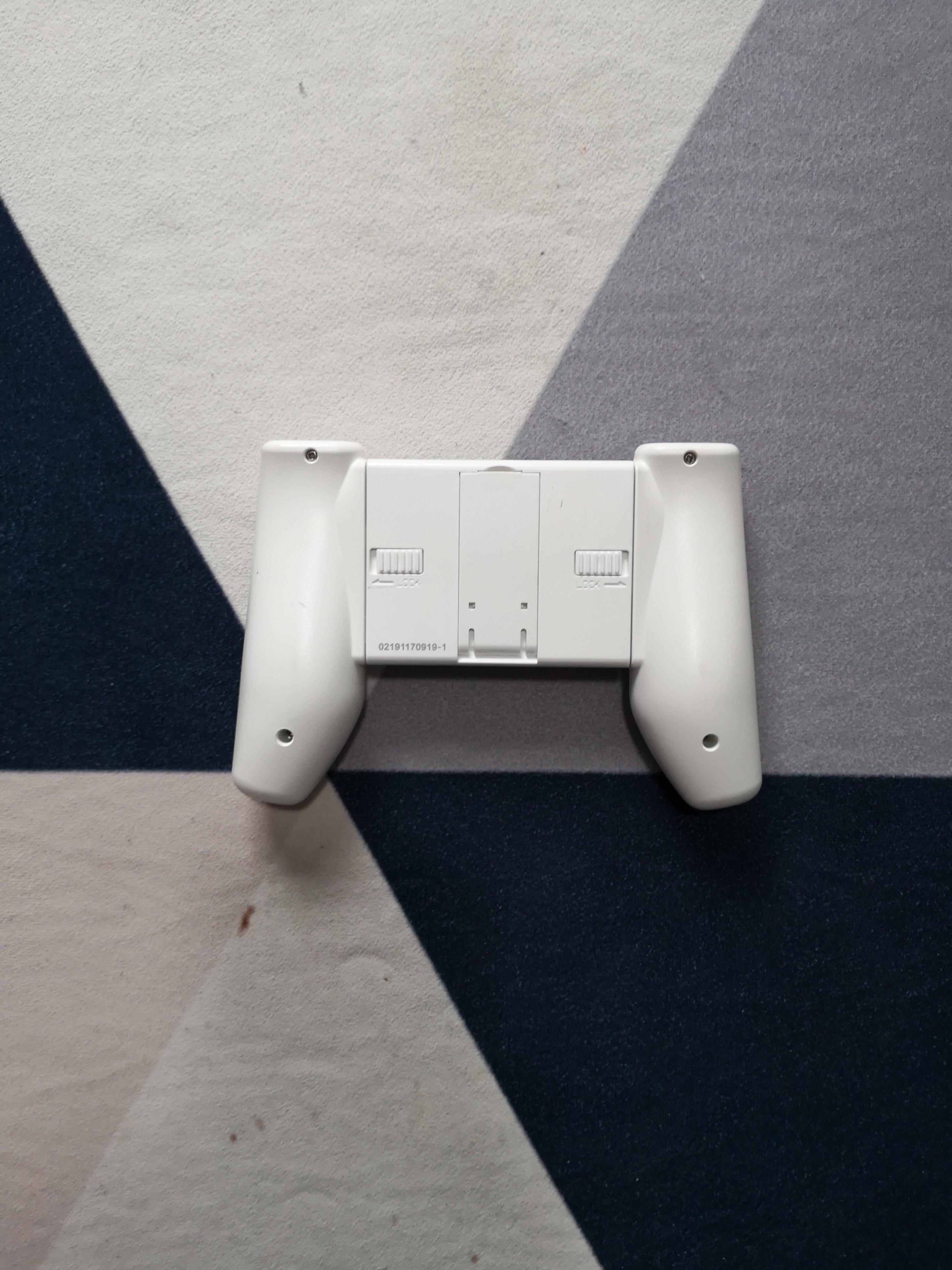 Miniso Gaming Controller for phones, Mobile Phones & Gadgets, Mobile ...