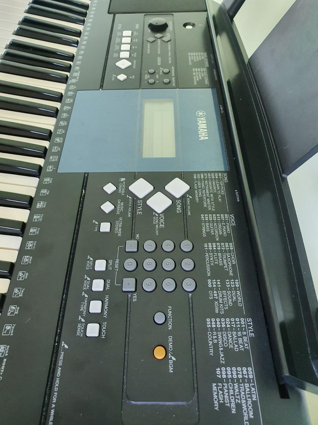 Yamaha PSR e333 Keyboard, Hobbies & Toys, Music & Media, Musical ...